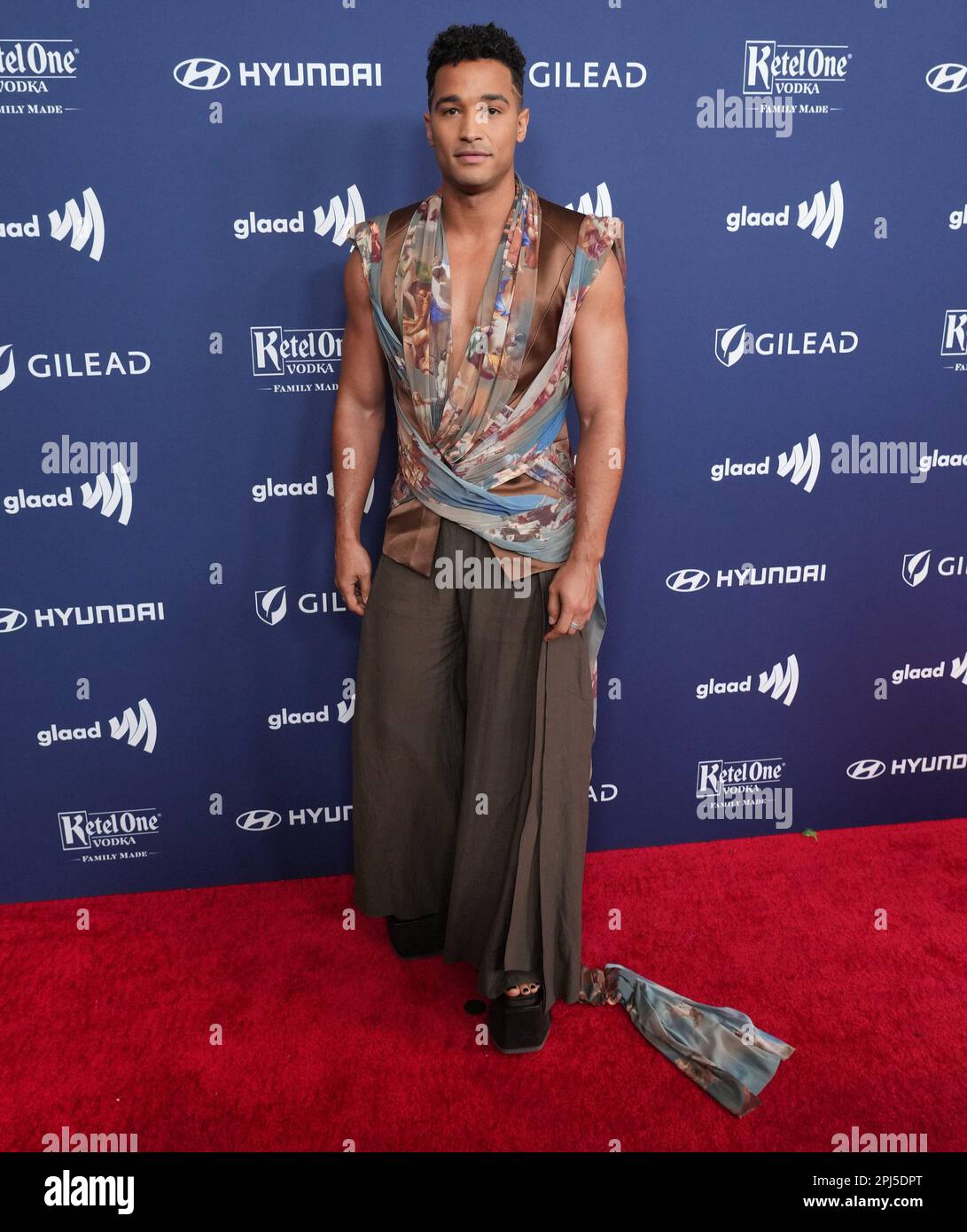 Los Angeles, USA. 30th Mar, 2023. Devin Way arrives at the 34th Annual ...