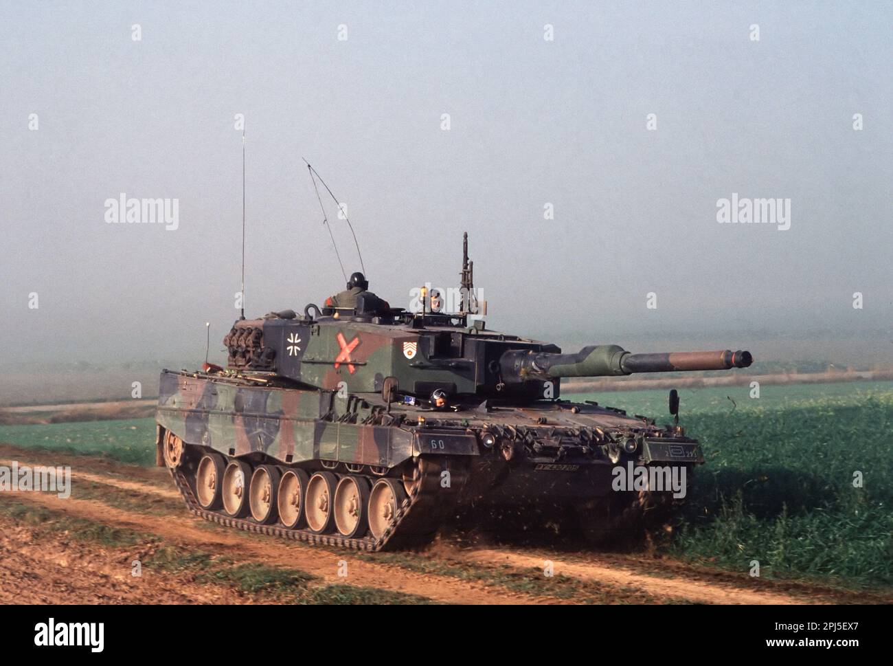- German Army Leopard 2 tank during NATO exercises in Germany - carro ...
