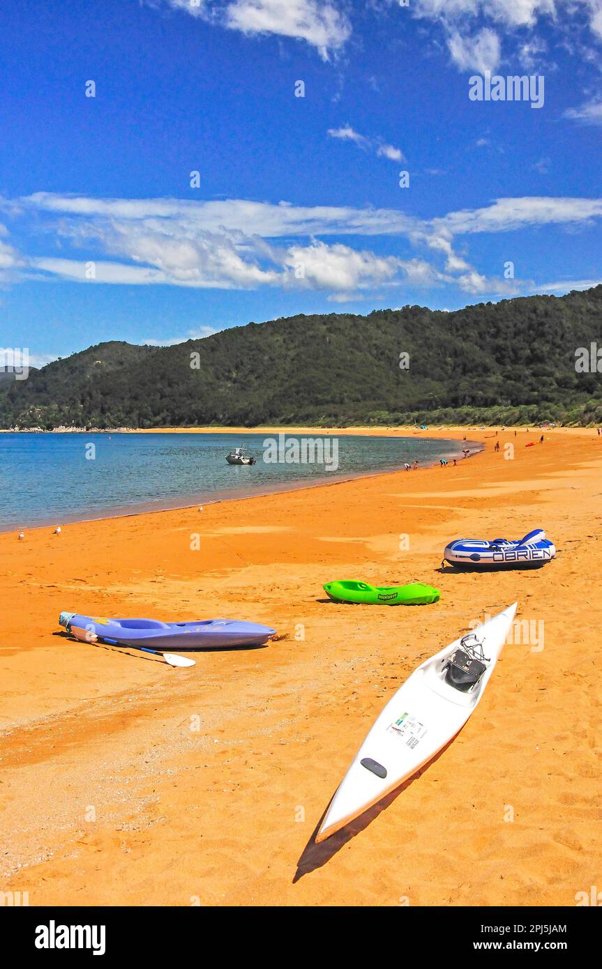 Kayaks on Totaranui Beach, Abel Tasman National Park, Nelson Region ...