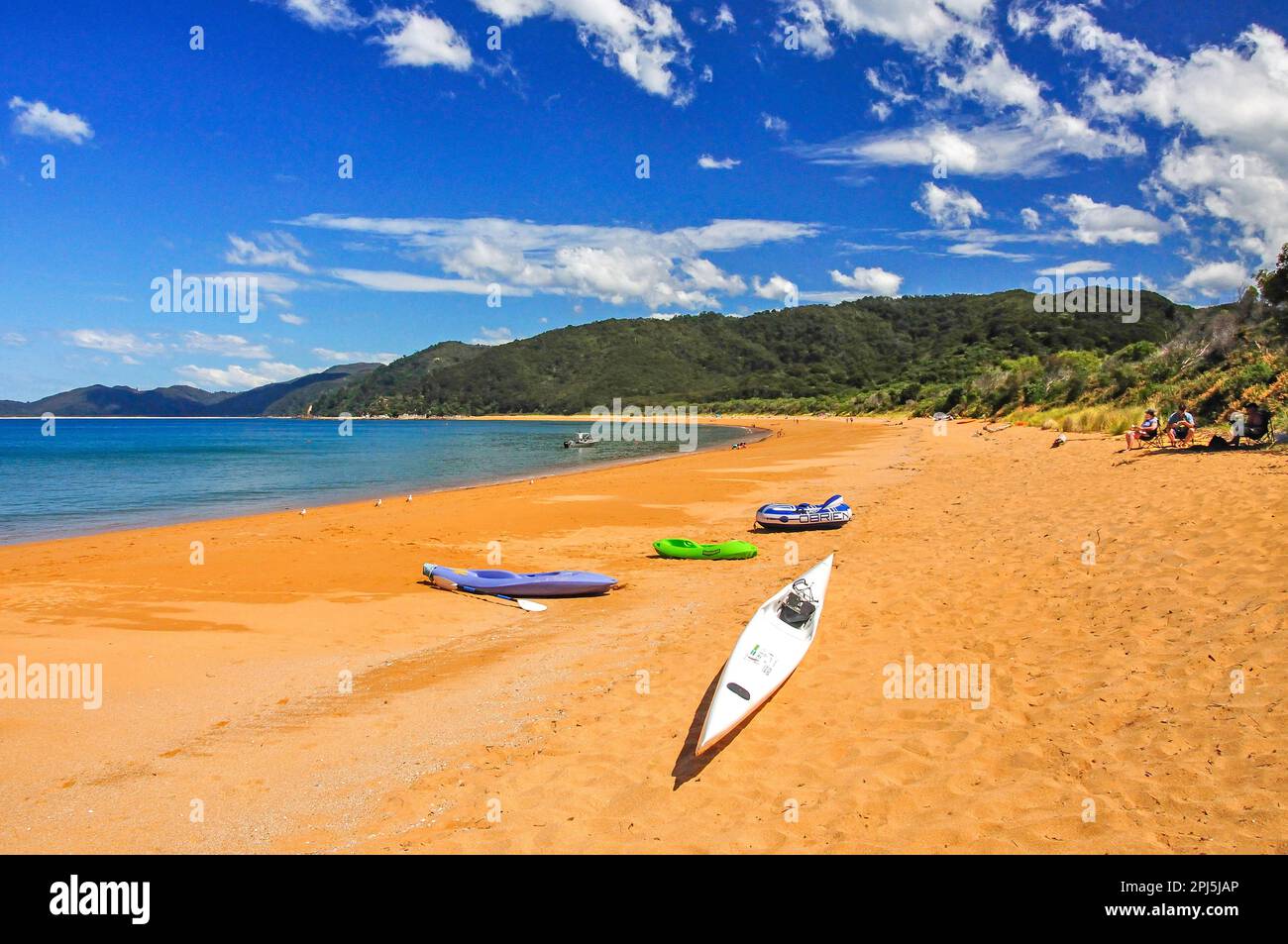 Kayaks on Totaranui Beach, Abel Tasman National Park, Nelson Region ...