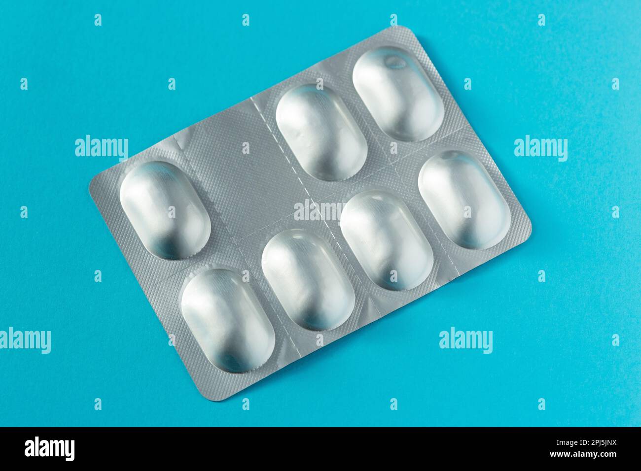 Pills in silver packaging hi-res stock photography and images - Alamy