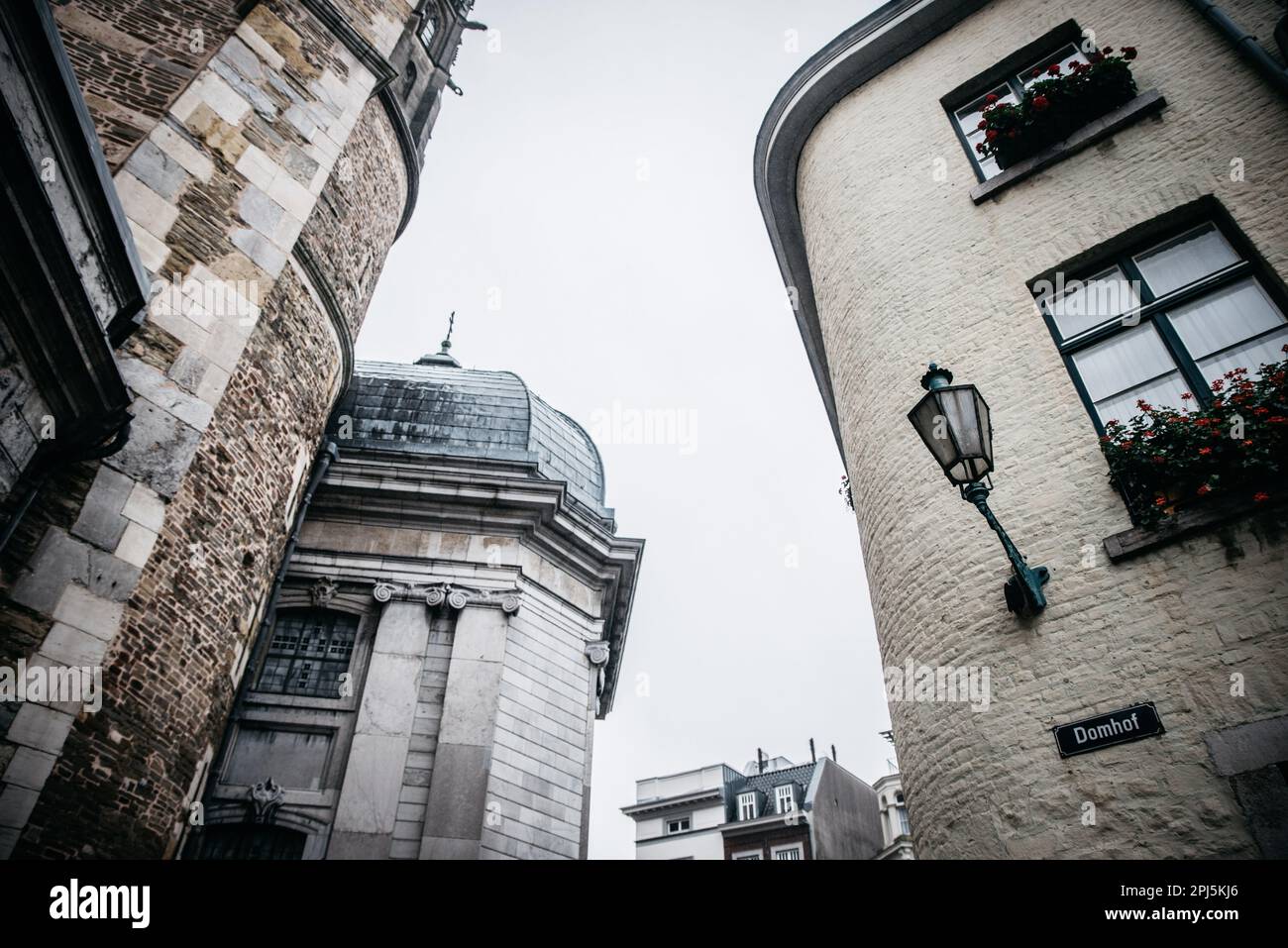Old fashioned street hi-res stock photography and images - Alamy