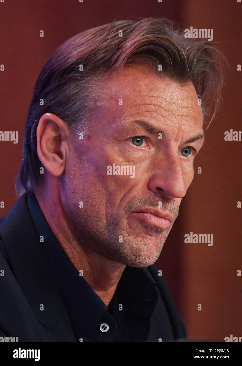 Former qatar coach hi-res stock photography and images - Alamy