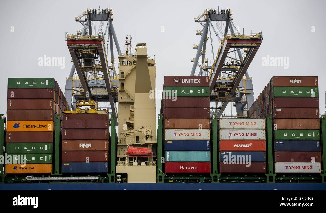 ROTTERDAM - A container ship during a Port of Rotterdam & APM Terminals ...