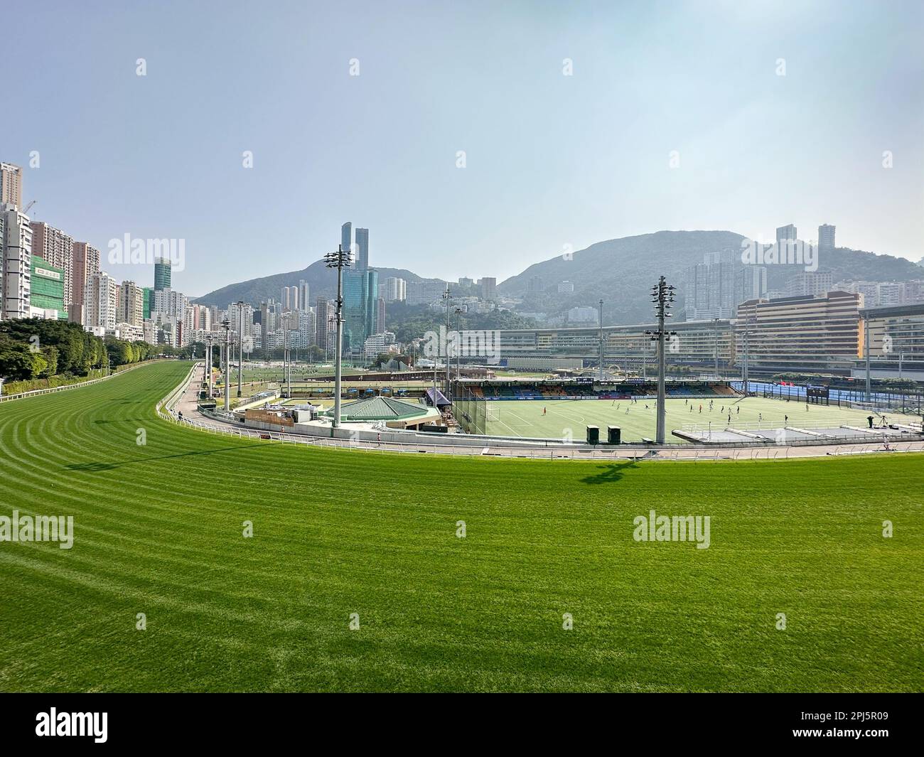 Horse racing track hong kong hi-res stock photography and images - Alamy