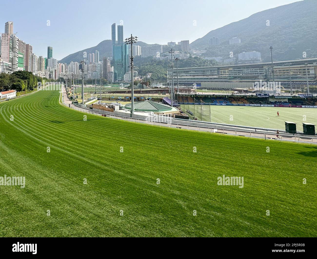 Horse racing track hong kong hi-res stock photography and images - Alamy