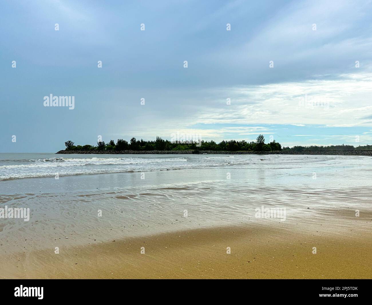 Daytime texture beautiful resort beach hi-res stock photography and ...