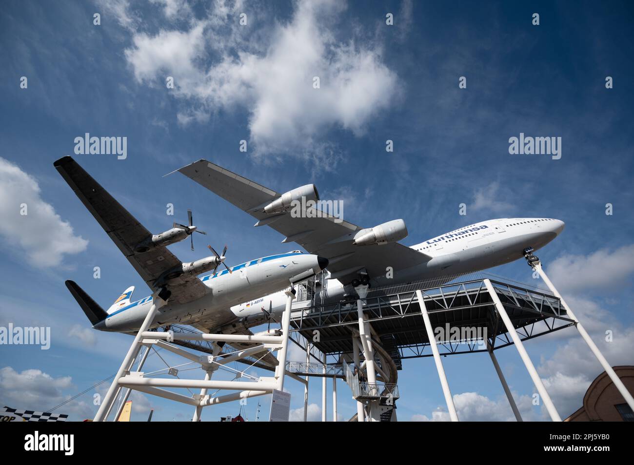 Airplanes and Spacecrafts from the Speyer Technik Museum Flugzeuge und ...