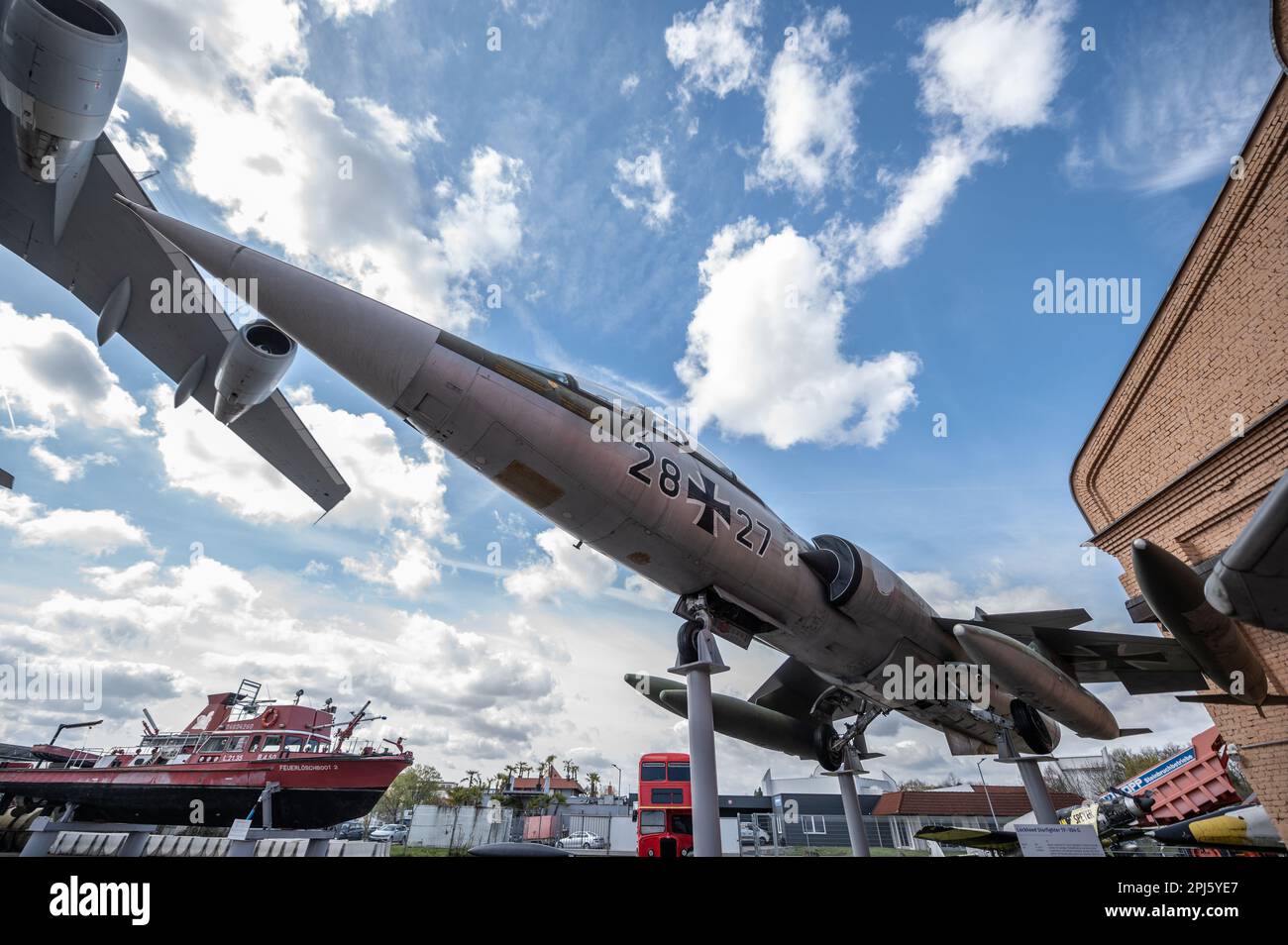 Airplanes and Spacecrafts from the Speyer Technik Museum Flugzeuge und ...