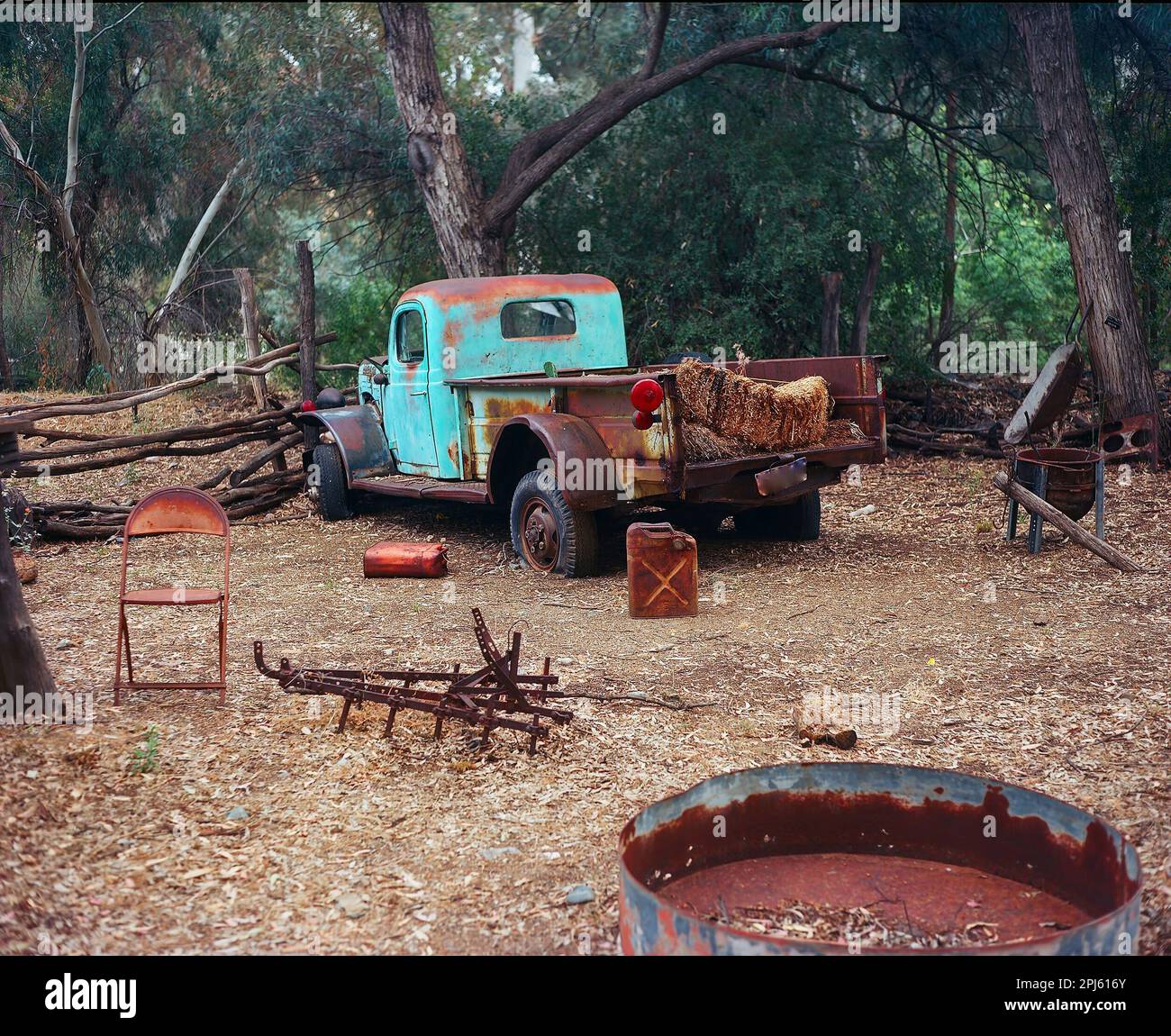Broken down pickup truck hi-res stock photography and images - Alamy