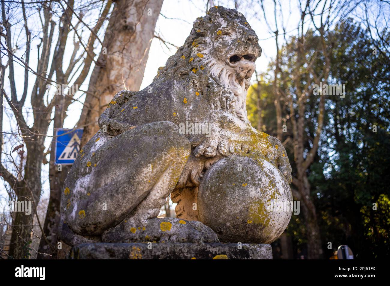 Statues at the start of Viale Machiavelli near the Porta Romano in the ...