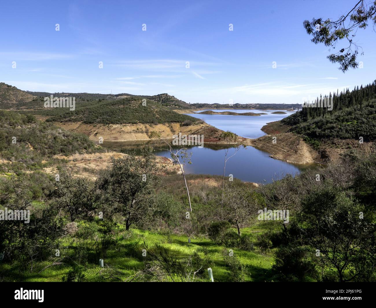 Barragem de Odeleite, Algarve, Portugal: artificial dam lake Stock ...