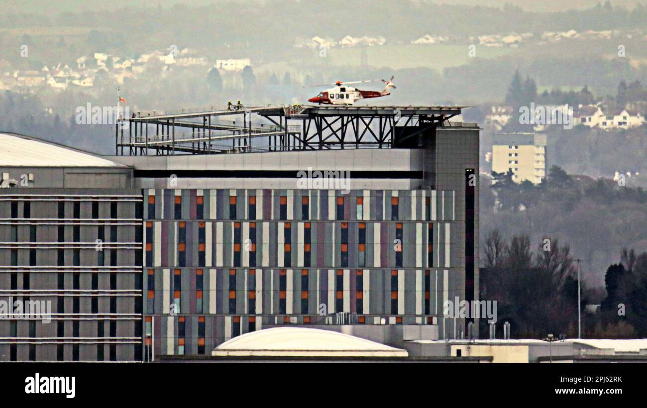 Glasgow, Scotland, UK 31stt March, 2023. Emergency helicopter arrives ...