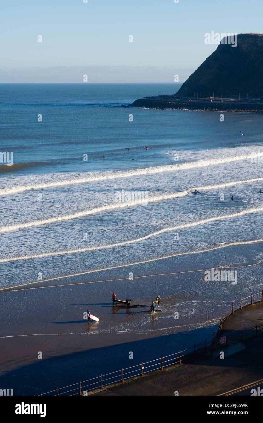 Surfing scene at Scarborough's North Bay on a winter weekend Stock ...