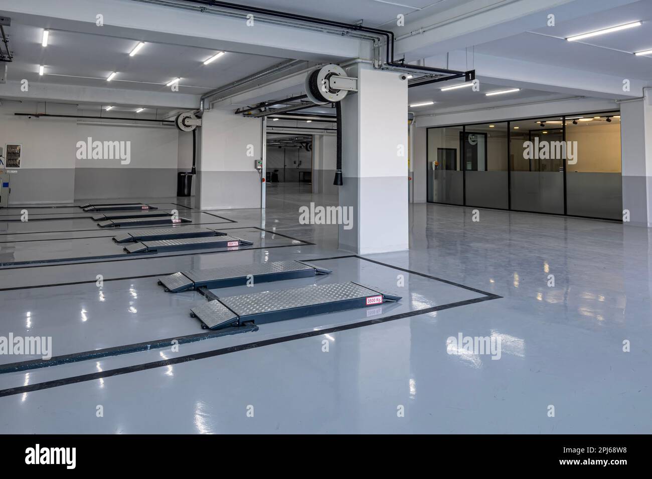 New car repair center. Empty car repair center. Interior of empty car ...