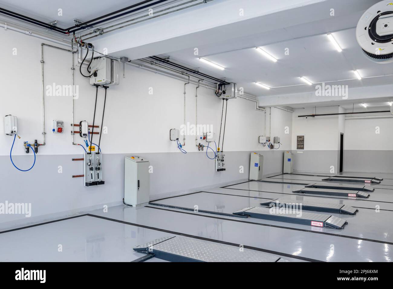 New car repair center. Empty car repair center. Interior of empty car ...