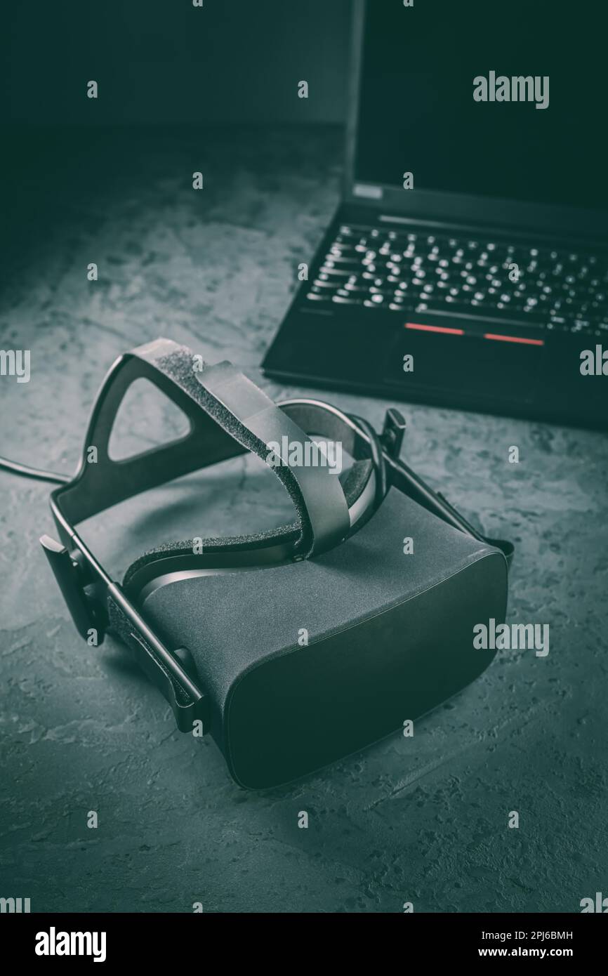 VR headset - virtual reality glasses for simulation of reality for ...