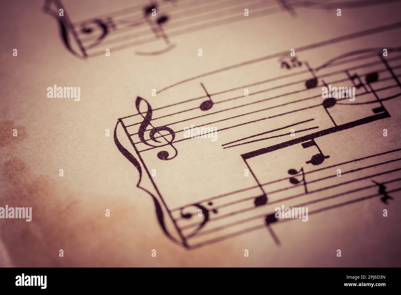 Full sheet music hi-res stock photography and images - Alamy