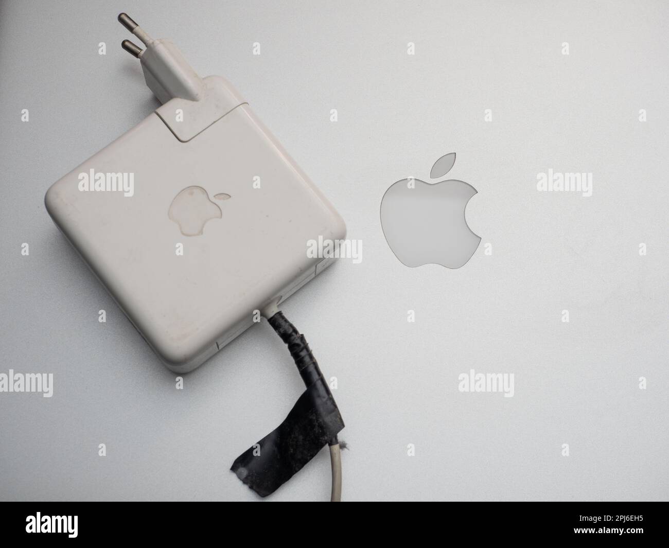 Apples cables hi-res stock photography and images - Alamy