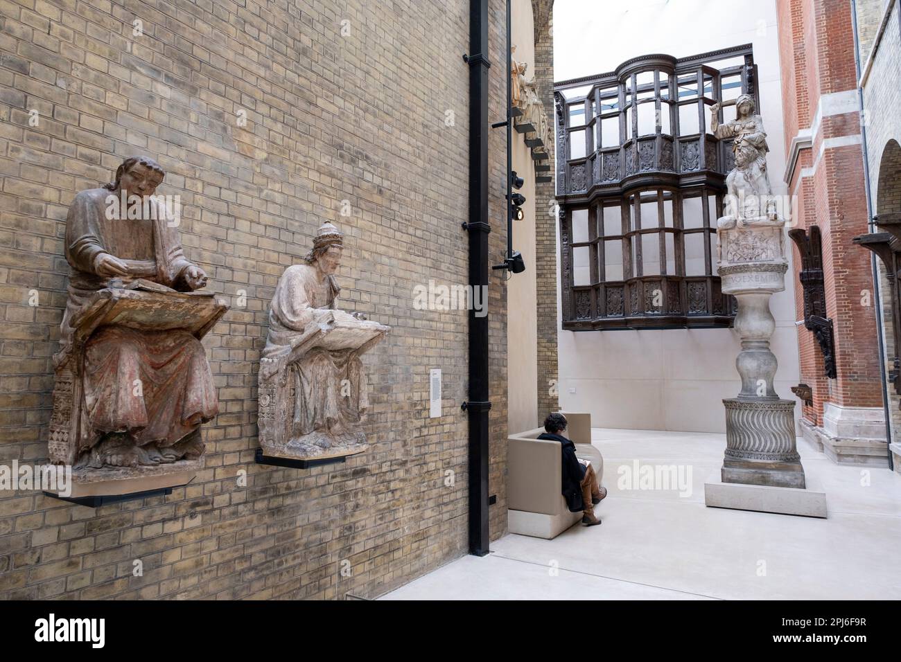 Visitors interact with the Facade of Sir Paul Pindars house in the ...