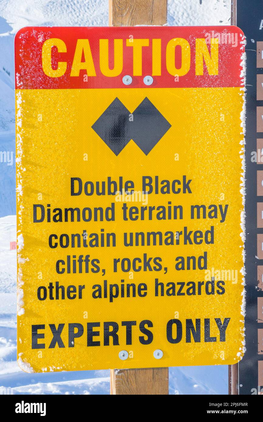 Slope marking. The most difficult and dangerous ski runs in America are ...