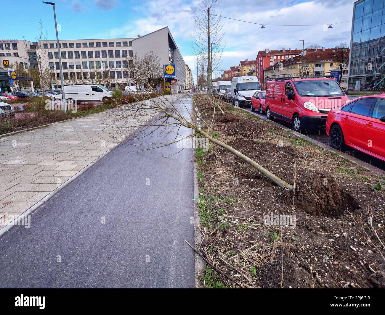 Munich, Bavaria, Germany. 31st Mar, 2023. Following warnings from the ...