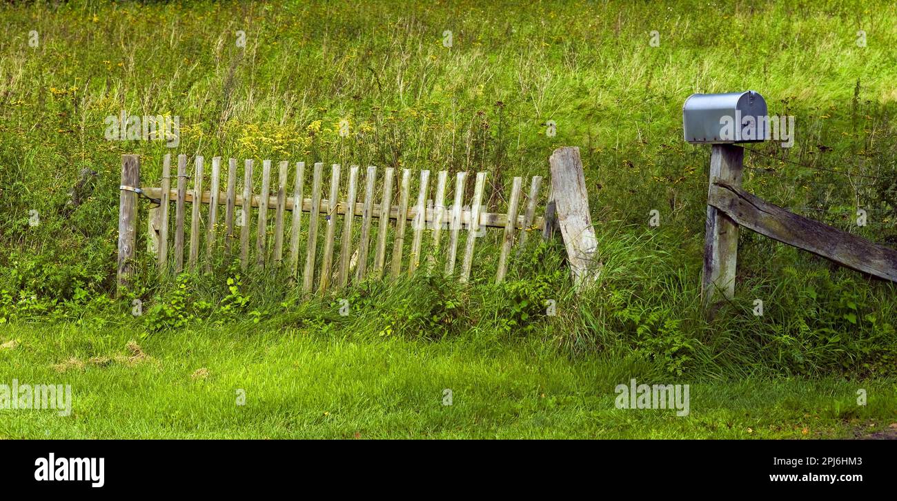 Fence and US Mailbox Stock Photo - Alamy