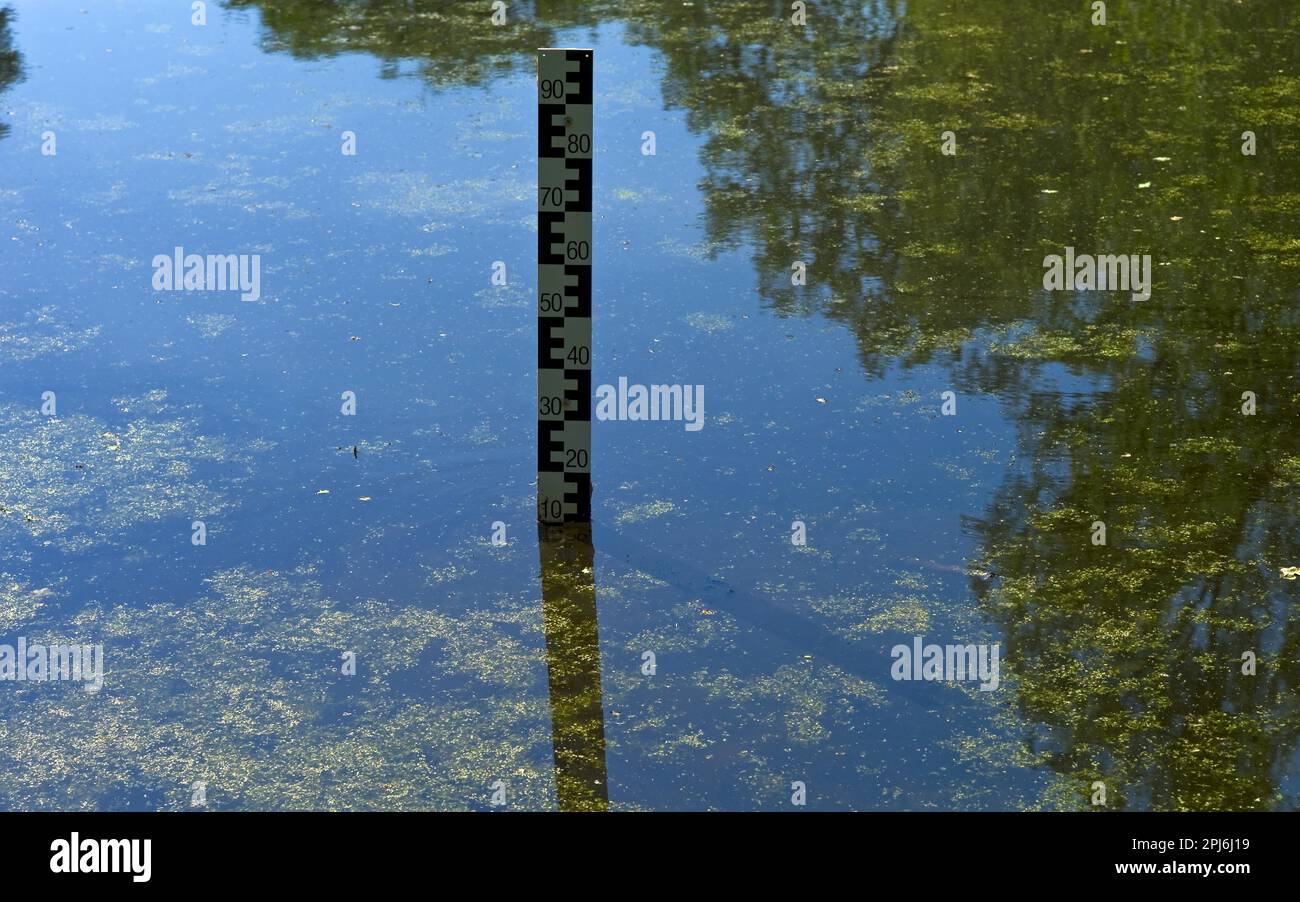 Water level indicator Stock Photo - Alamy Water level indicator Stock Photo - Alamy