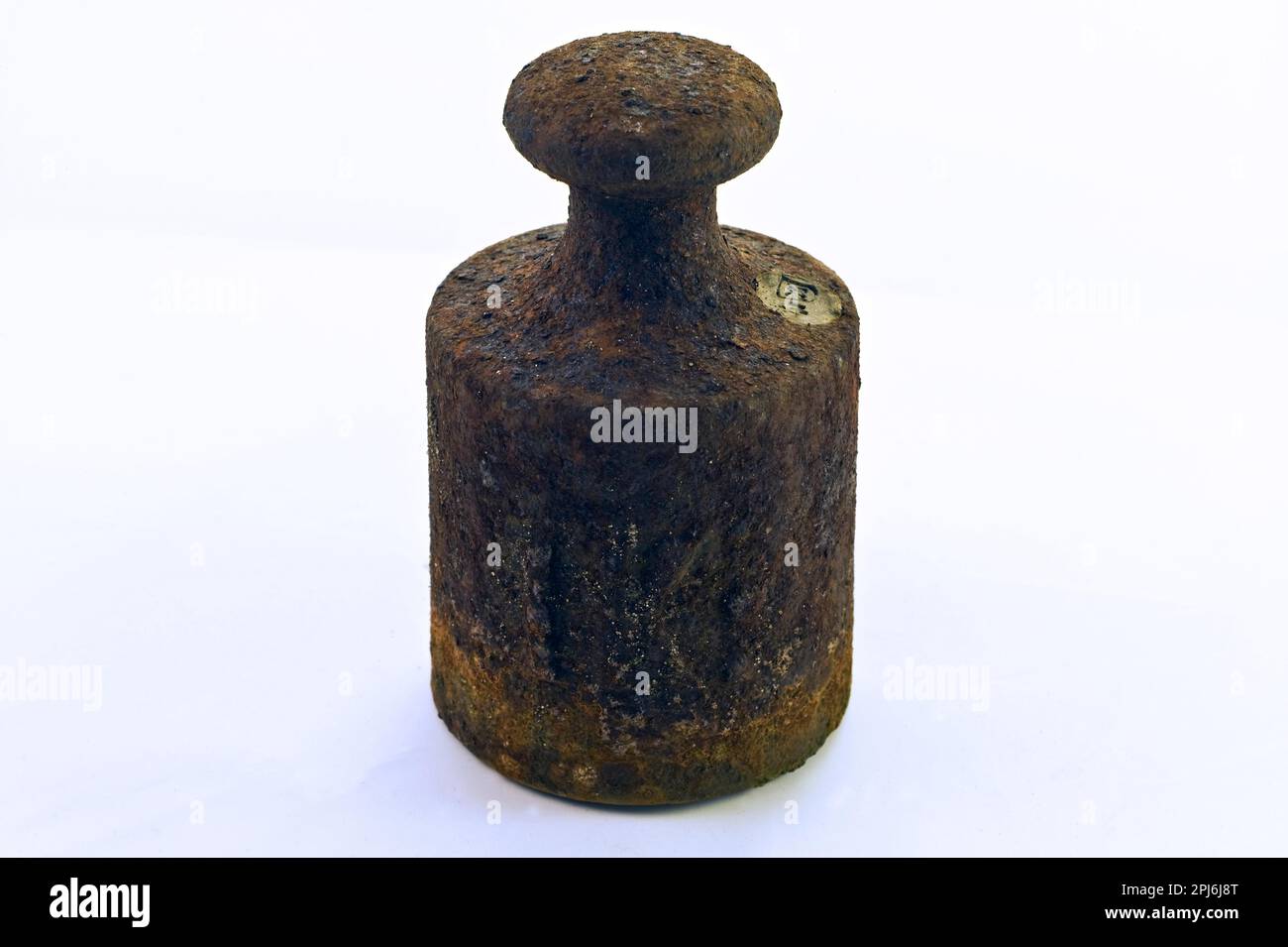 Iron weight of 1 kilogram Stock Photo - Alamy
