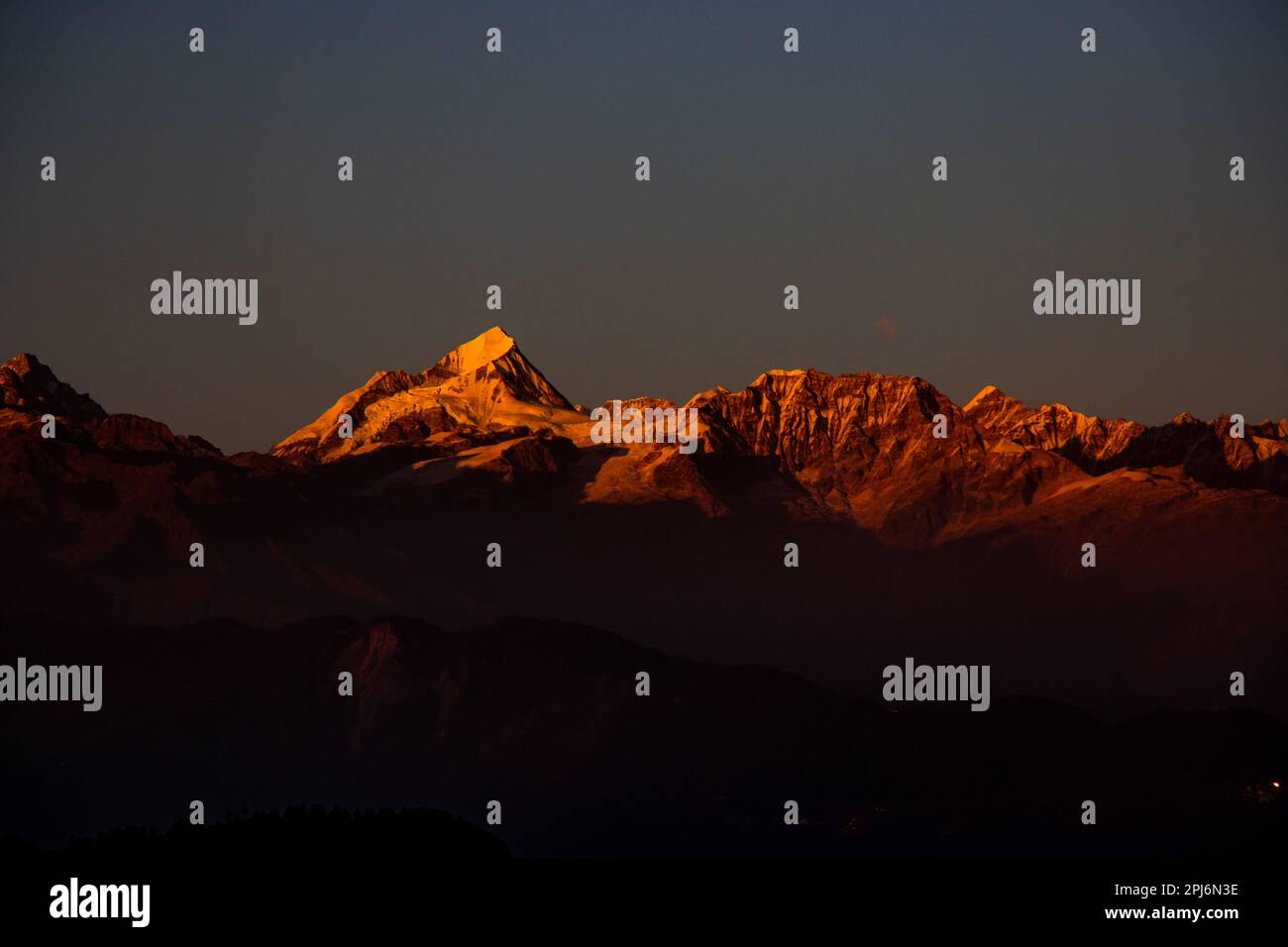 Beautiful HImalayan Mountain Range Ganesh, Langtang, Everest, HImal ...