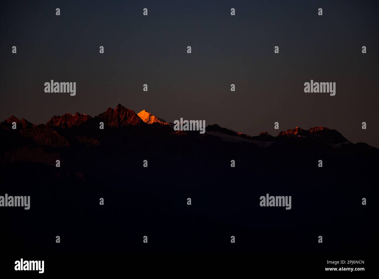 Beautiful HImalayan Mountain Range Ganesh, Langtang, Everest, HImal ...