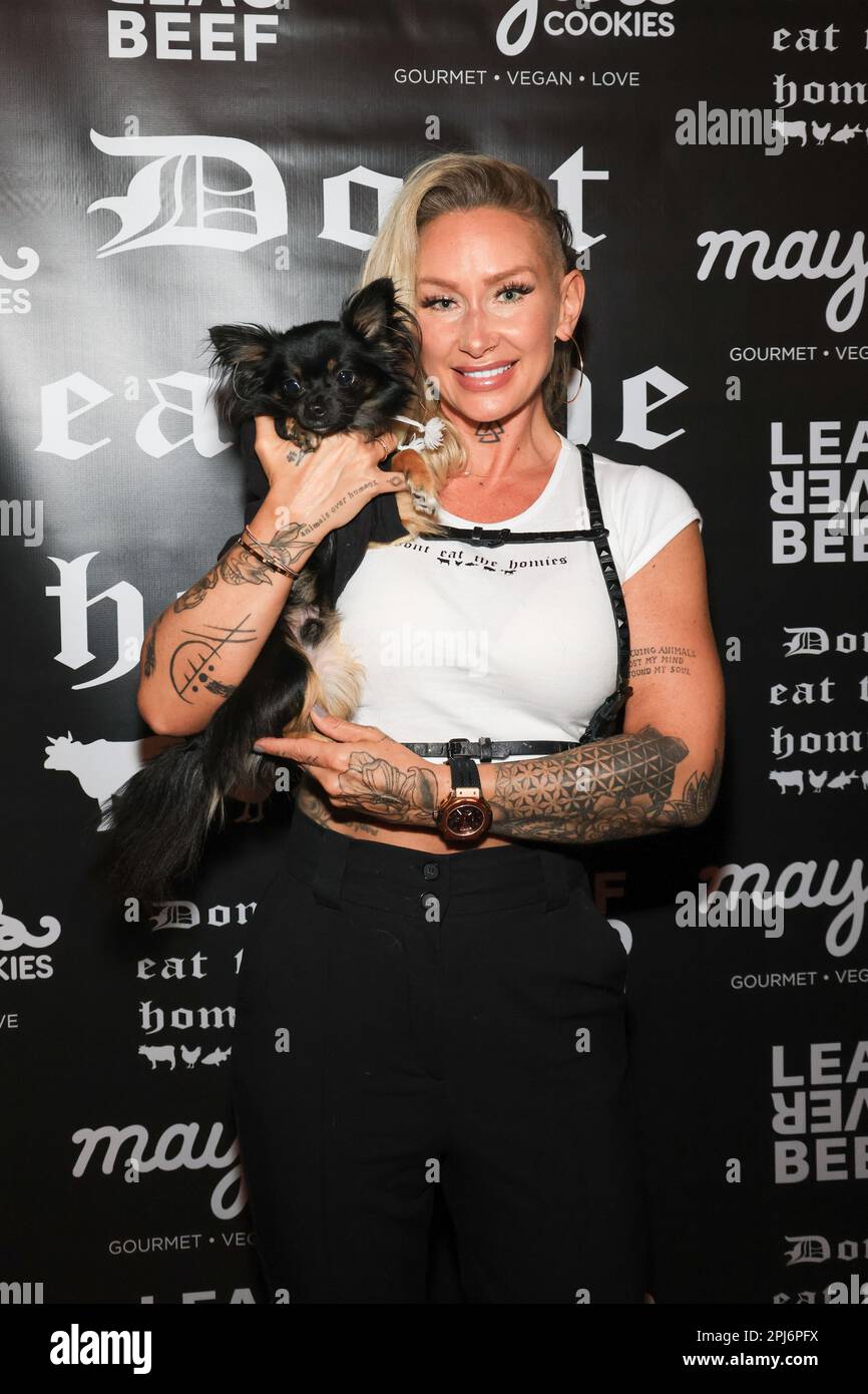 Woodland HIlls, California, USA. 30th March, 2023. Zara Hovelsas ...