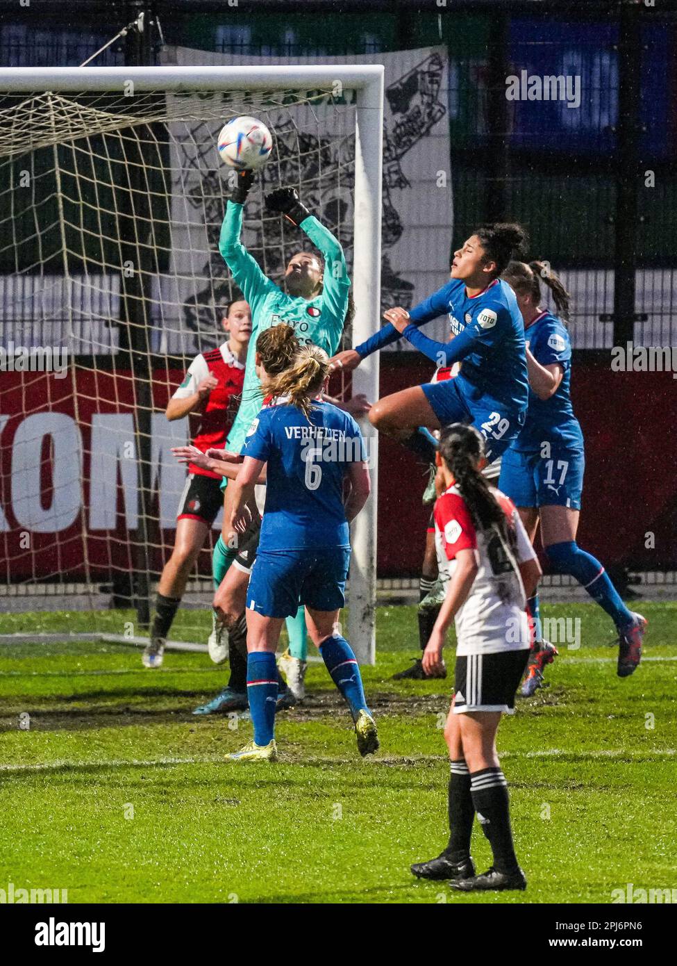 Rotterdam - Feyenoord V1 goalkeeper Jacintha Weimar during the match ...