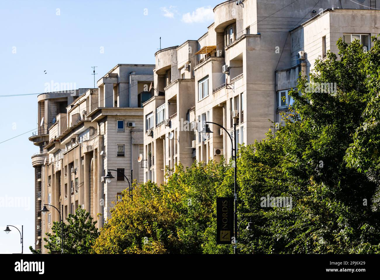 The city of Bucharest, architecture and old buildings in Bucharest ...