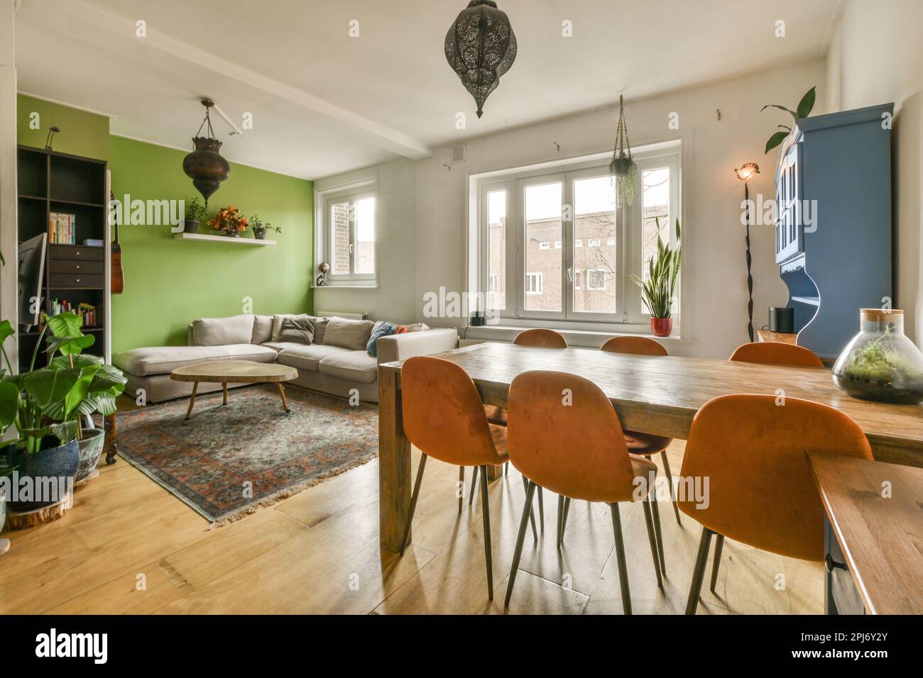 Room four walls hi-res stock photography and images - Alamy