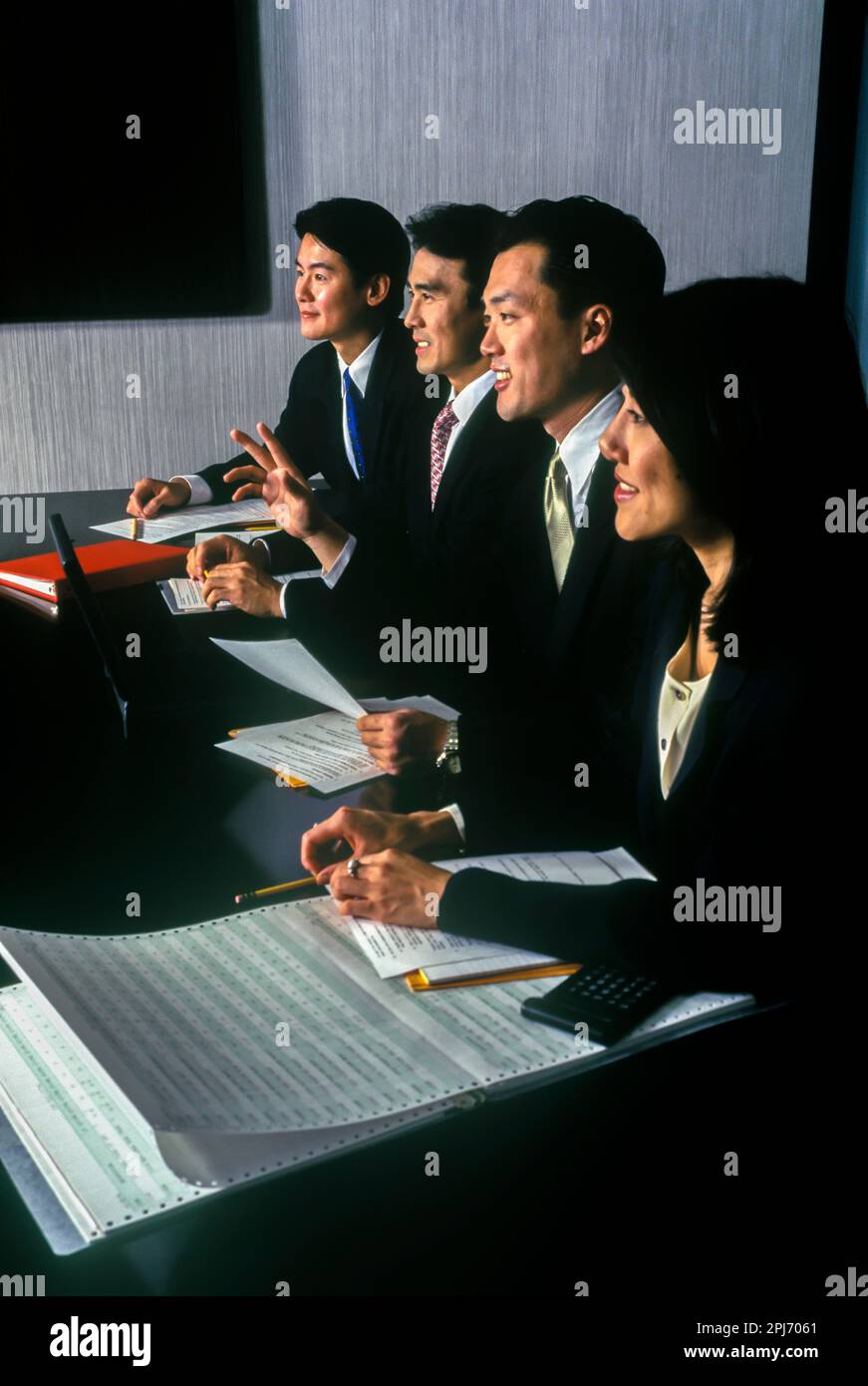 Group of asian office workers hi-res stock photography and images - Alamy