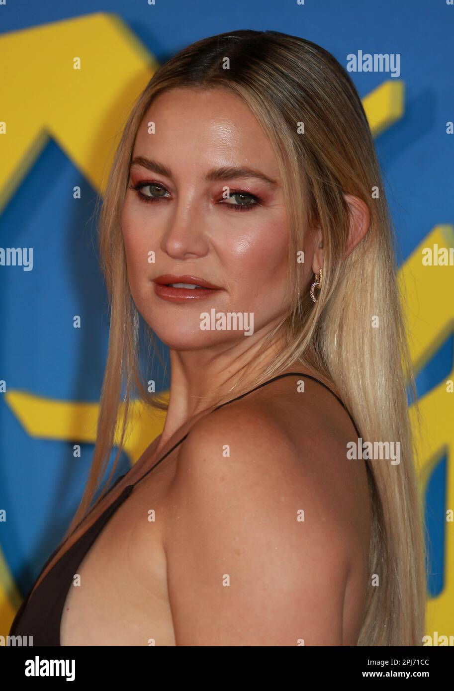 Kate Hudson attends the "Glass Onion: A Knives Out Mystery" at The ...