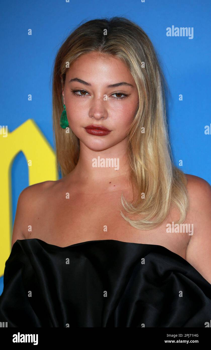 London, UK. 16th Oct, 2022. Madelyn Cline attends the "Glass Onion: A ...