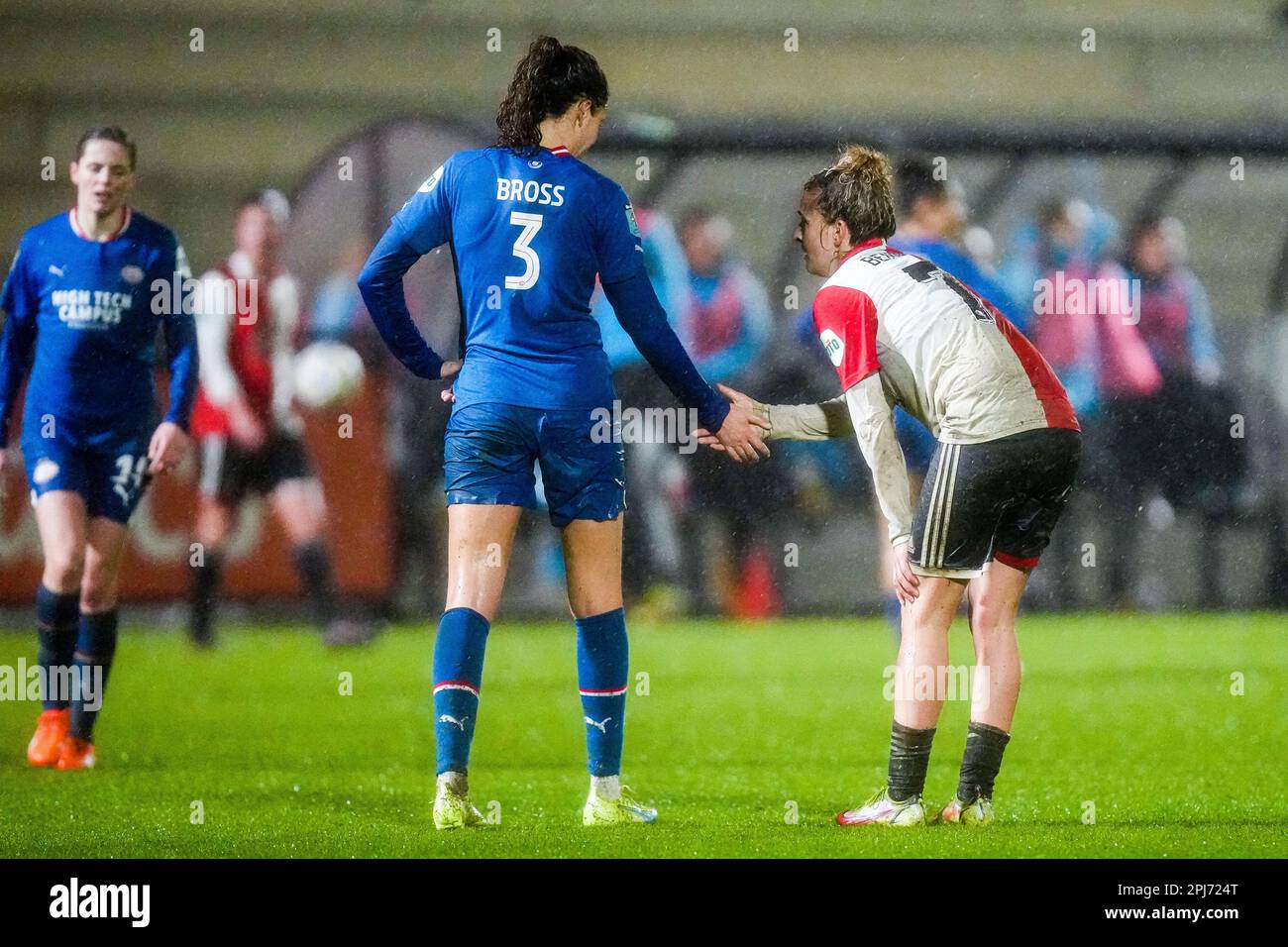 Rotterdam - Melanie Bross of PSV V1, Maxime Bennink of Feyenoord V1 ...