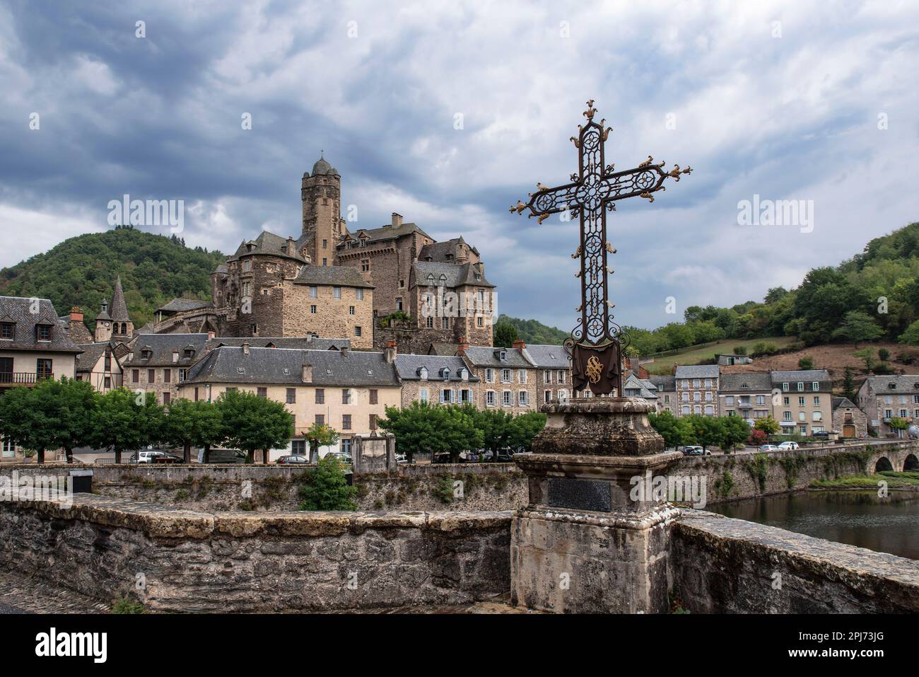 Panorama of the town of Estaing in the Averon in France, an old ...