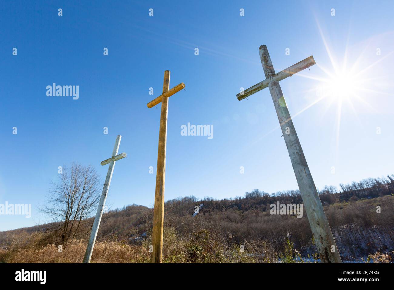 Rustic wooden crosses hi-res stock photography and images - Alamy
