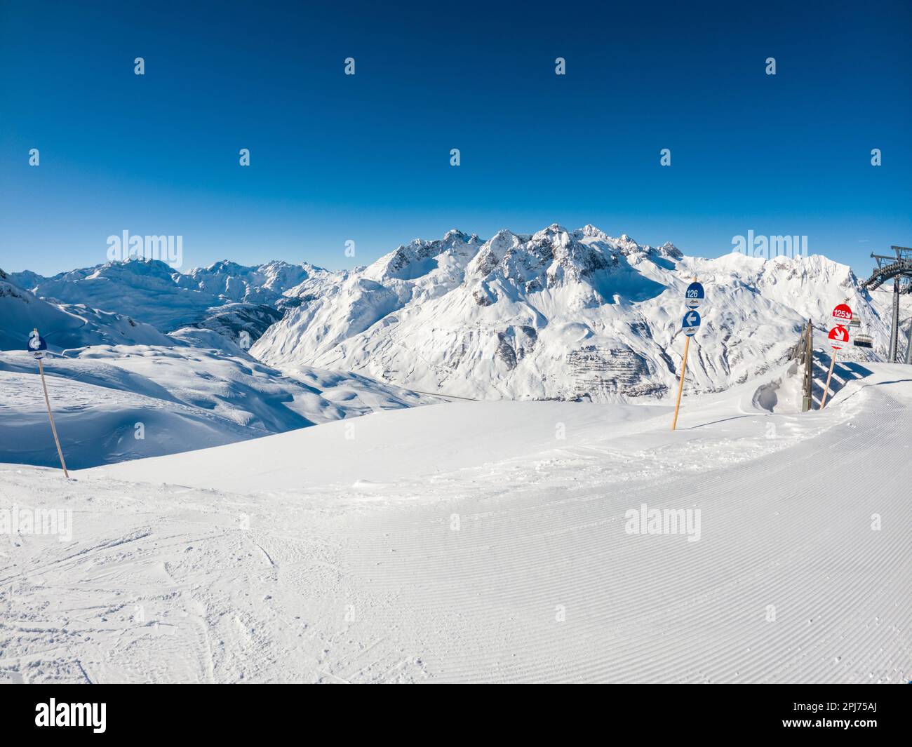 Ski st anton panoramic view hi-res stock photography and images - Alamy