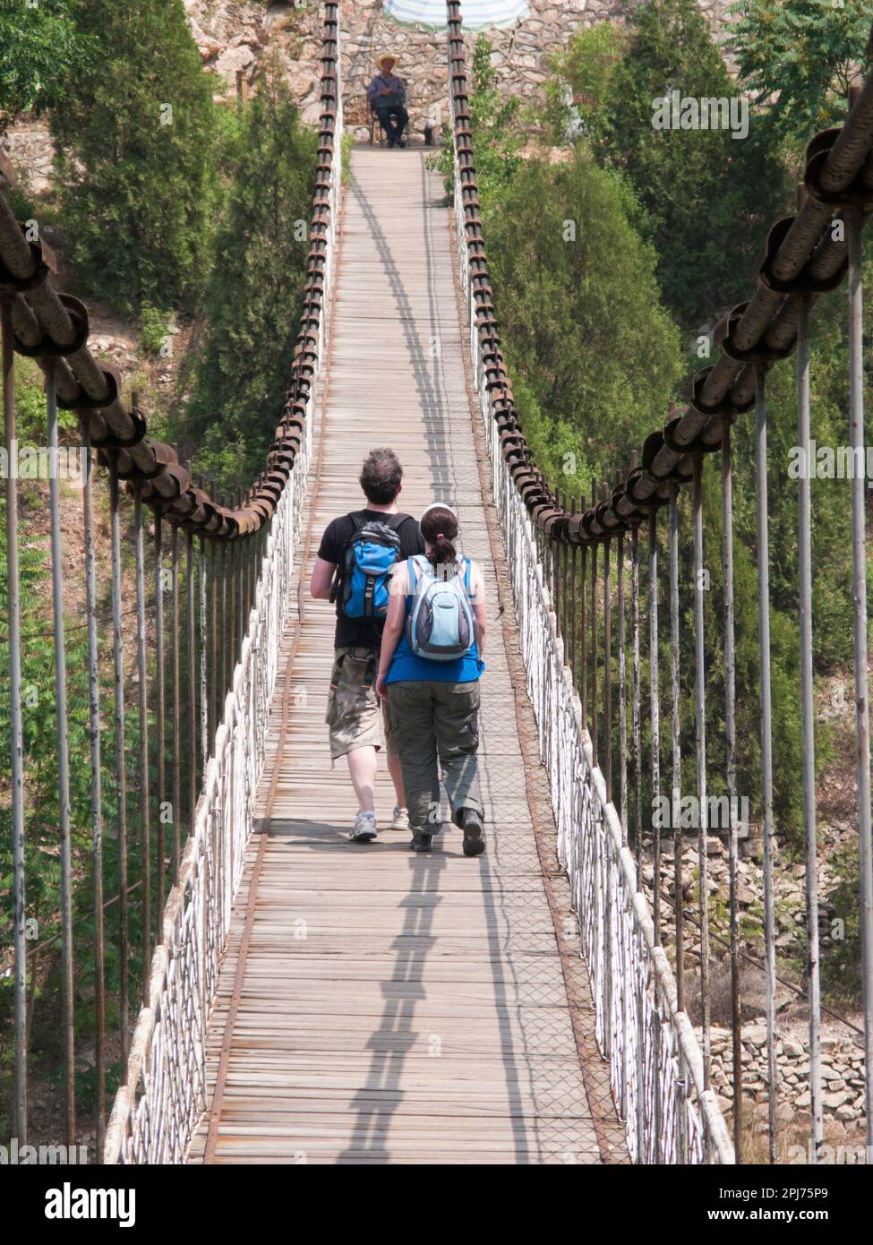Connecting two river banks to follow the Great Wall of China ...