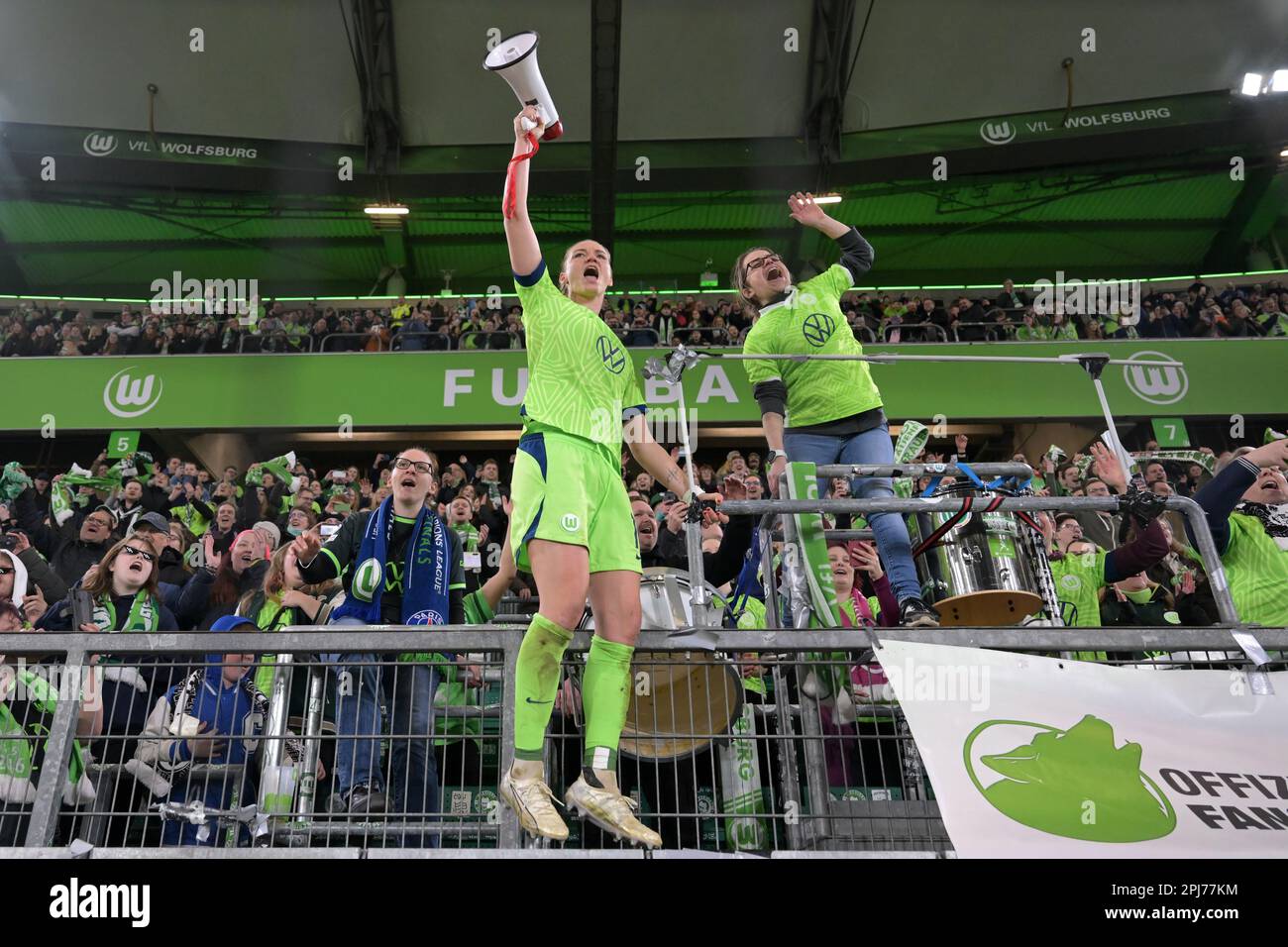 WOLFSBURG - Alexandra Popp of VFL Wolfsburg women celebrates victory ...