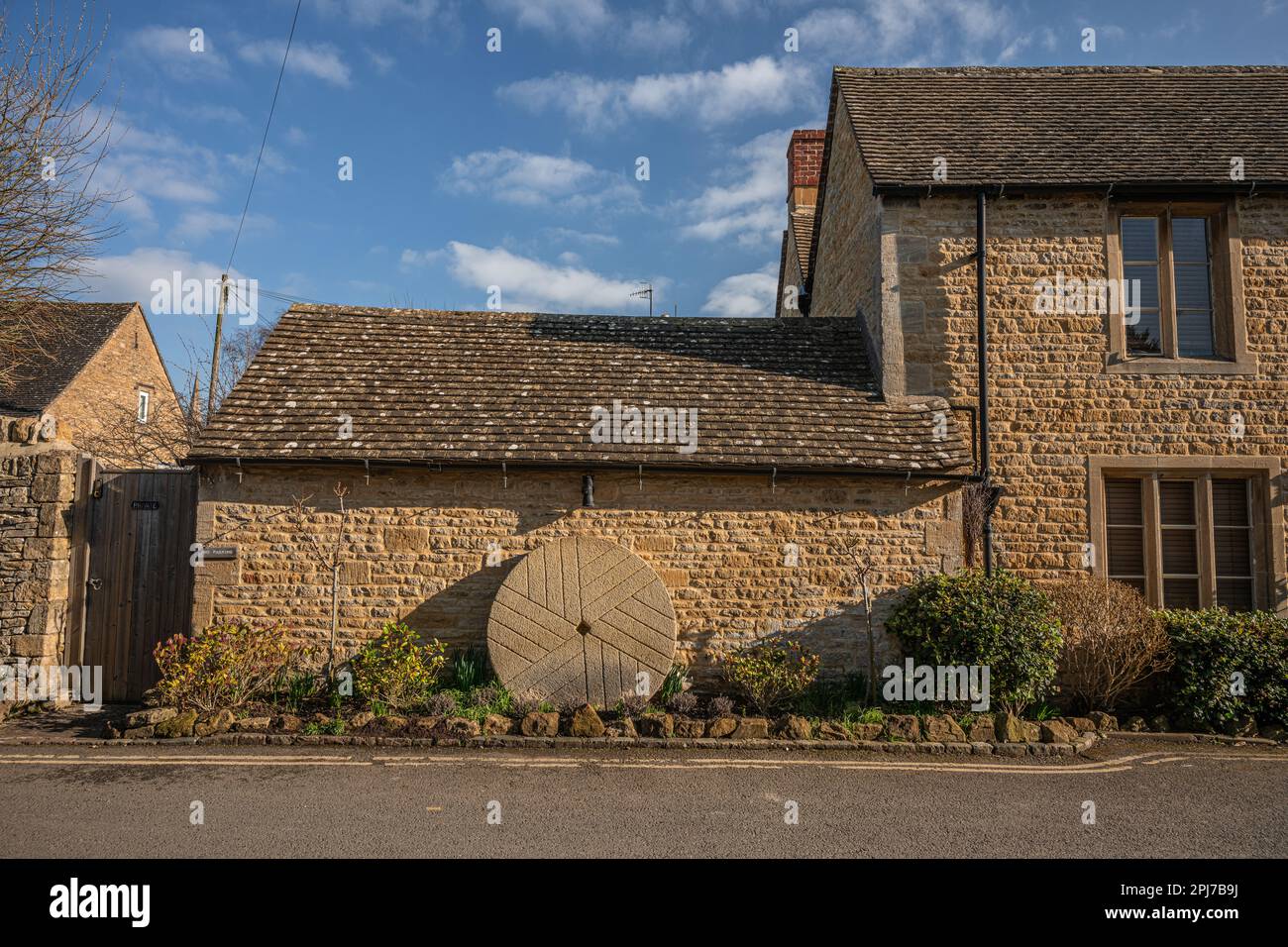 Traditional pebbles made wall hi-res stock photography and images - Alamy