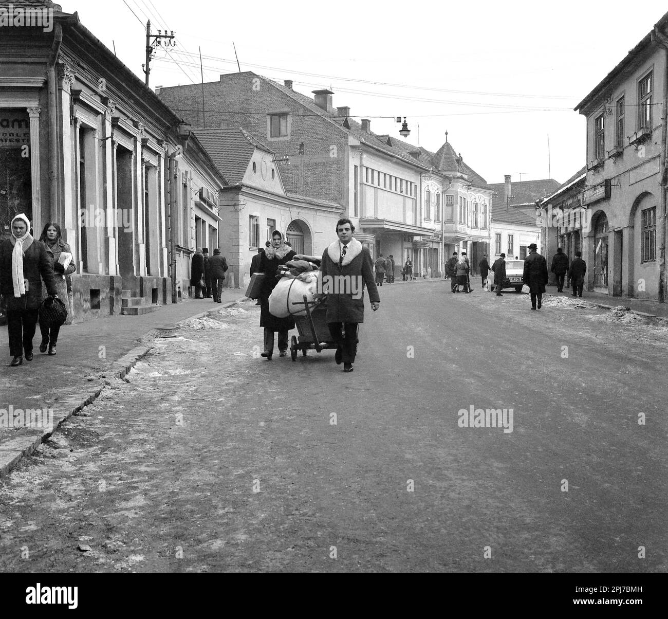 Main street city winter Black and White Stock Photos & Images - Alamy