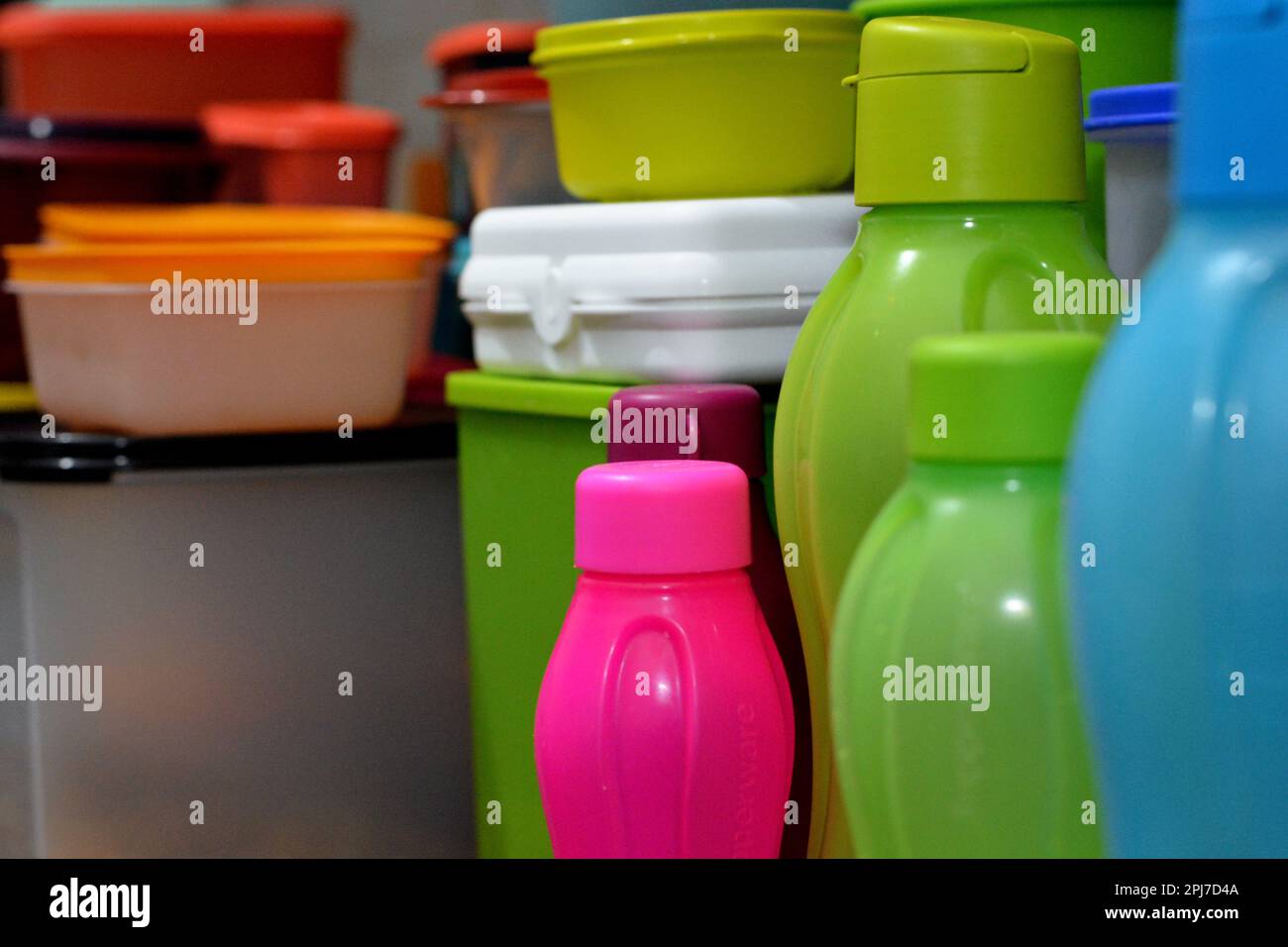 Tupperware brand america hi-res stock photography and images - Alamy