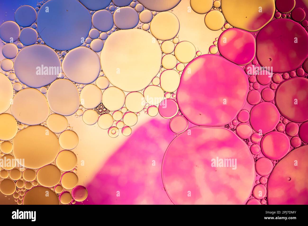 Coloured water background hi-res stock photography and images - Alamy