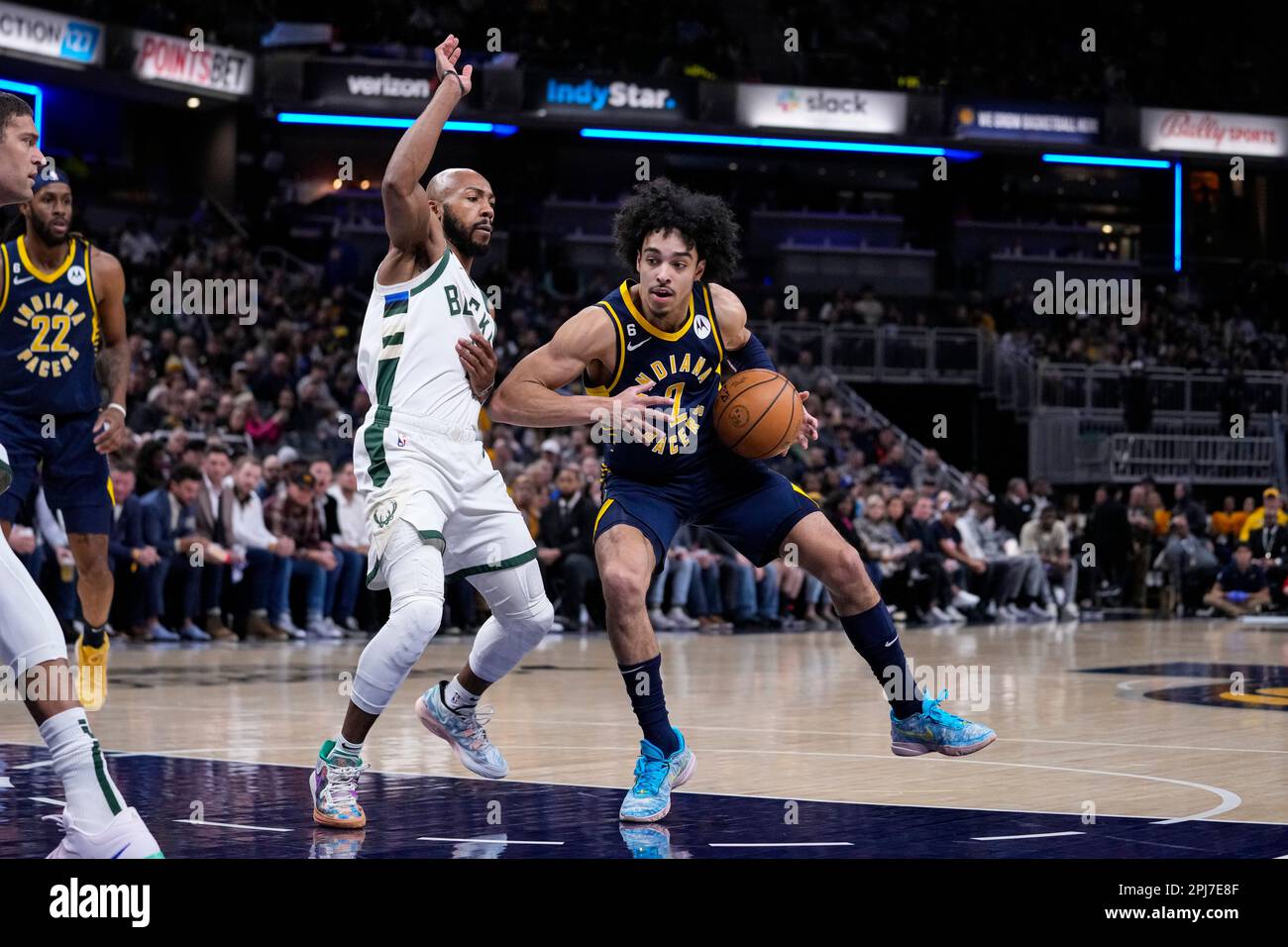 Indiana Pacers guard Andrew Nembhard (2) drives on Milwaukee Bucks ...