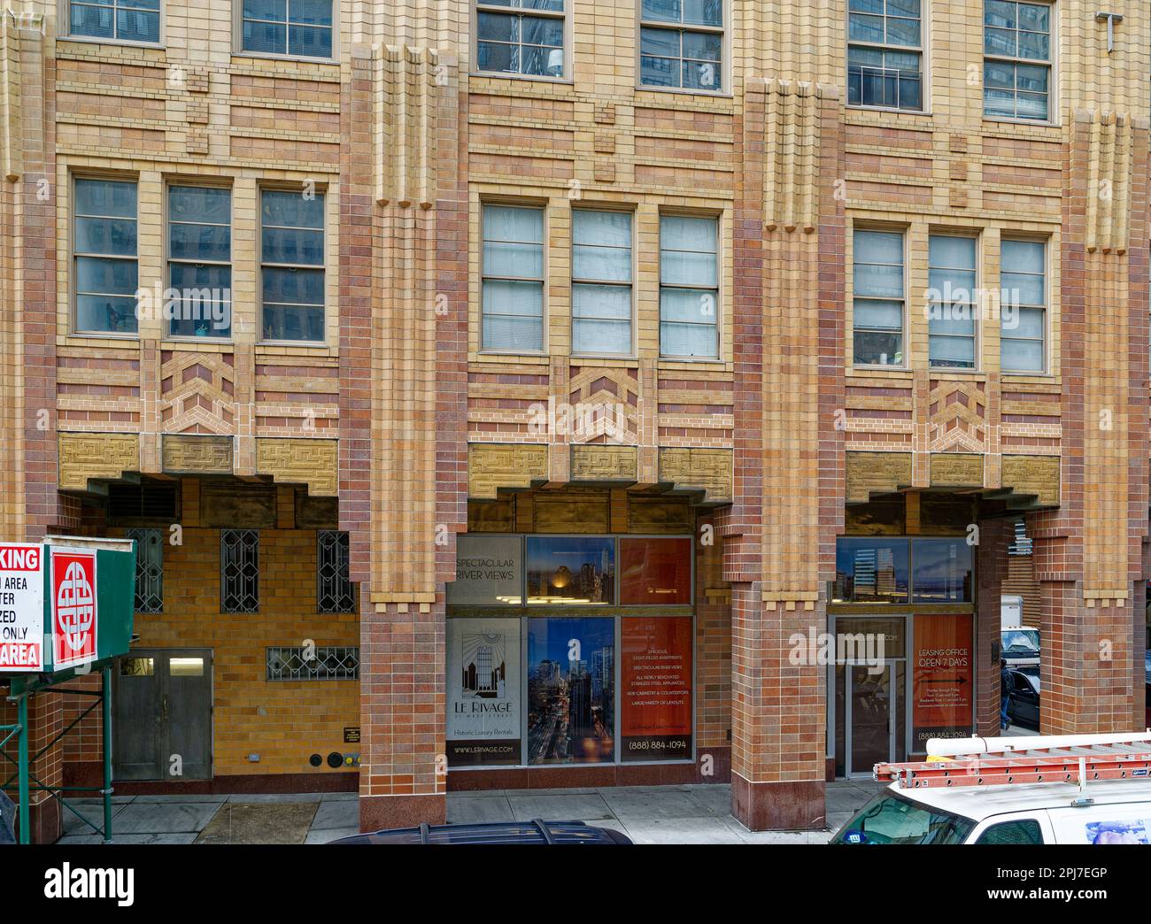 Le rivage apartment building hi-res stock photography and images - Alamy